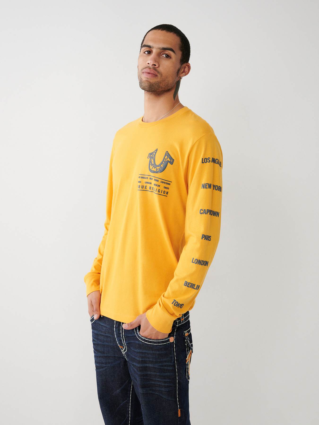 LONG SLEEVE LOGO TOUR TEE