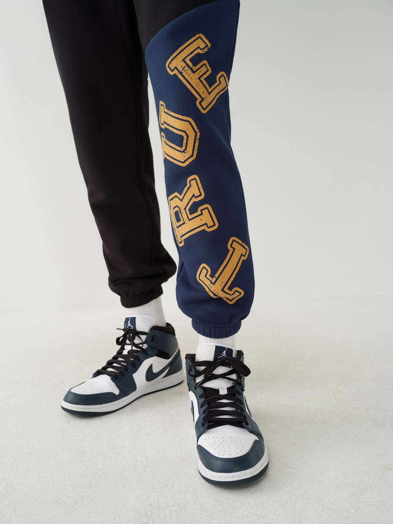 TRUE LOGO JOGGER