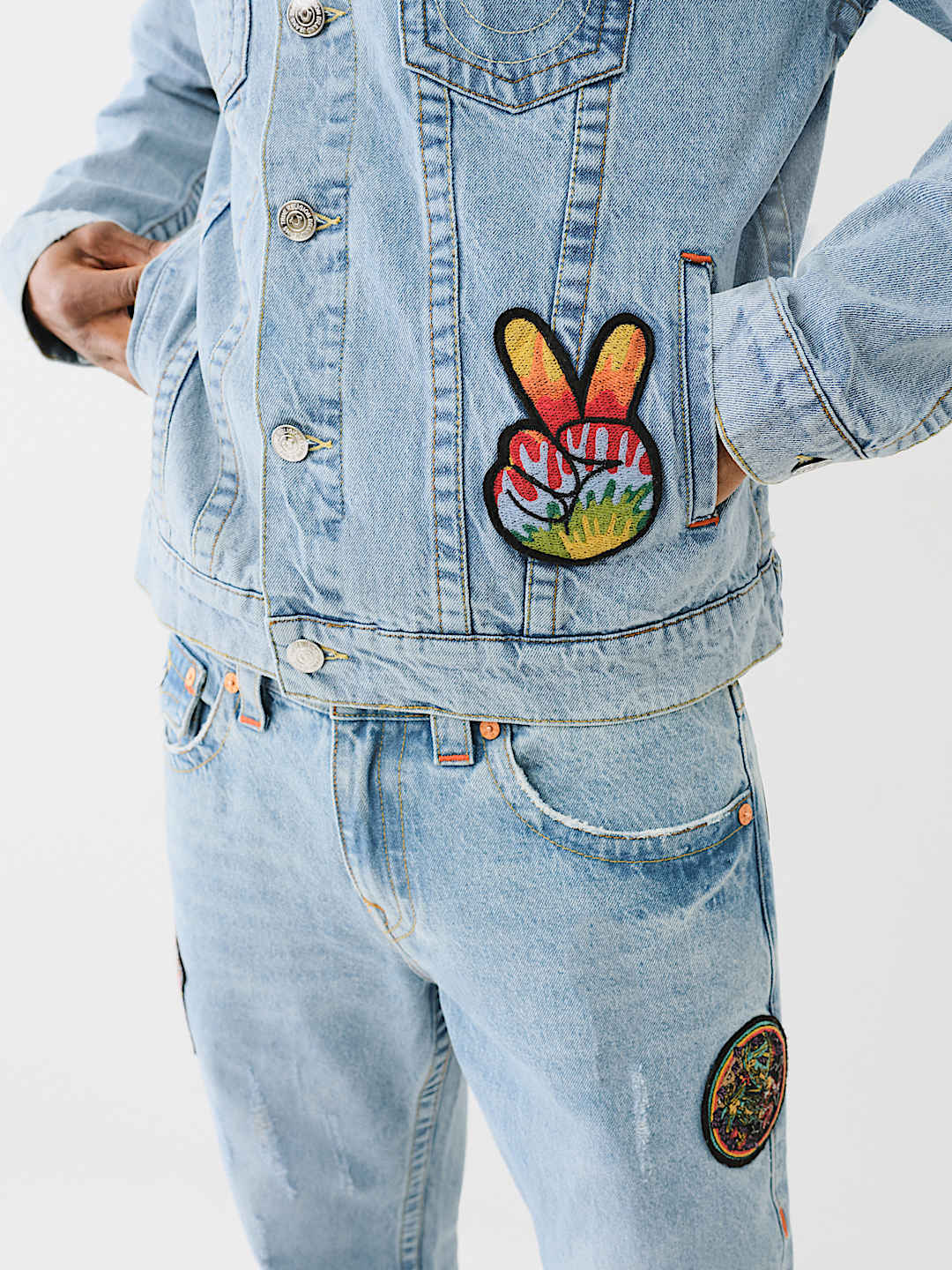 JIMMY PATCH DENIM JACKET - SAVANNAH LIGHT WASH | True Religion