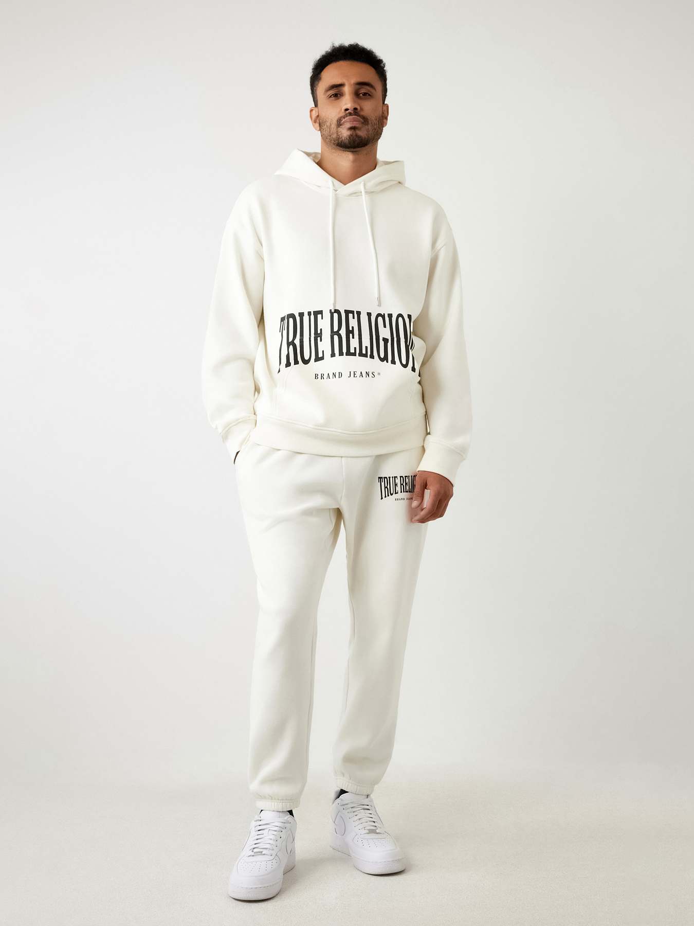 RELAXED ARCHED LOGO JOGGER