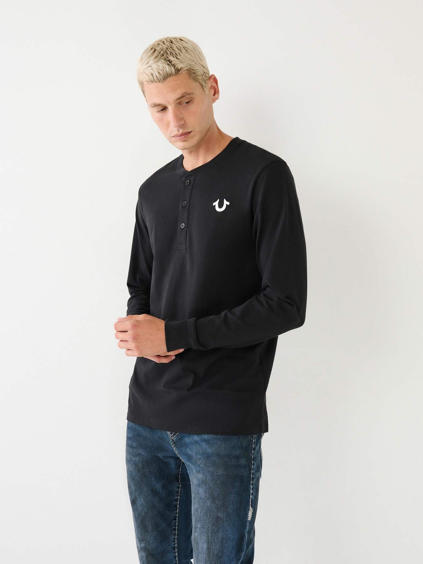 LOGO HENLEY SHIRT | True Religion