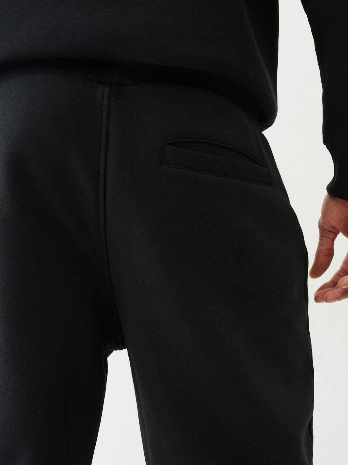 EMBROIDERED HORSESHOE SWEAT SHORT