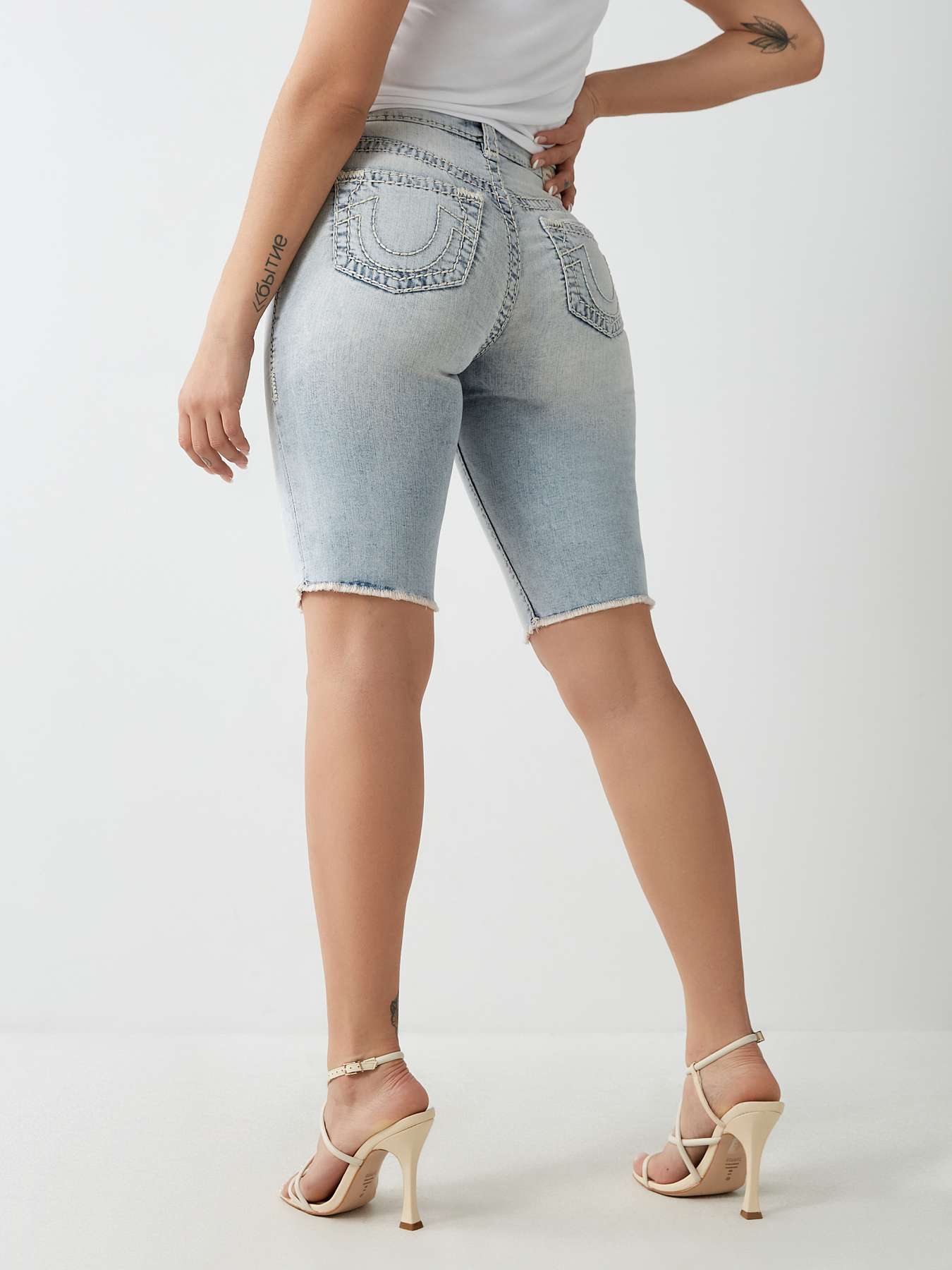 RILEY SUPER T STITCH KNEE SHORT