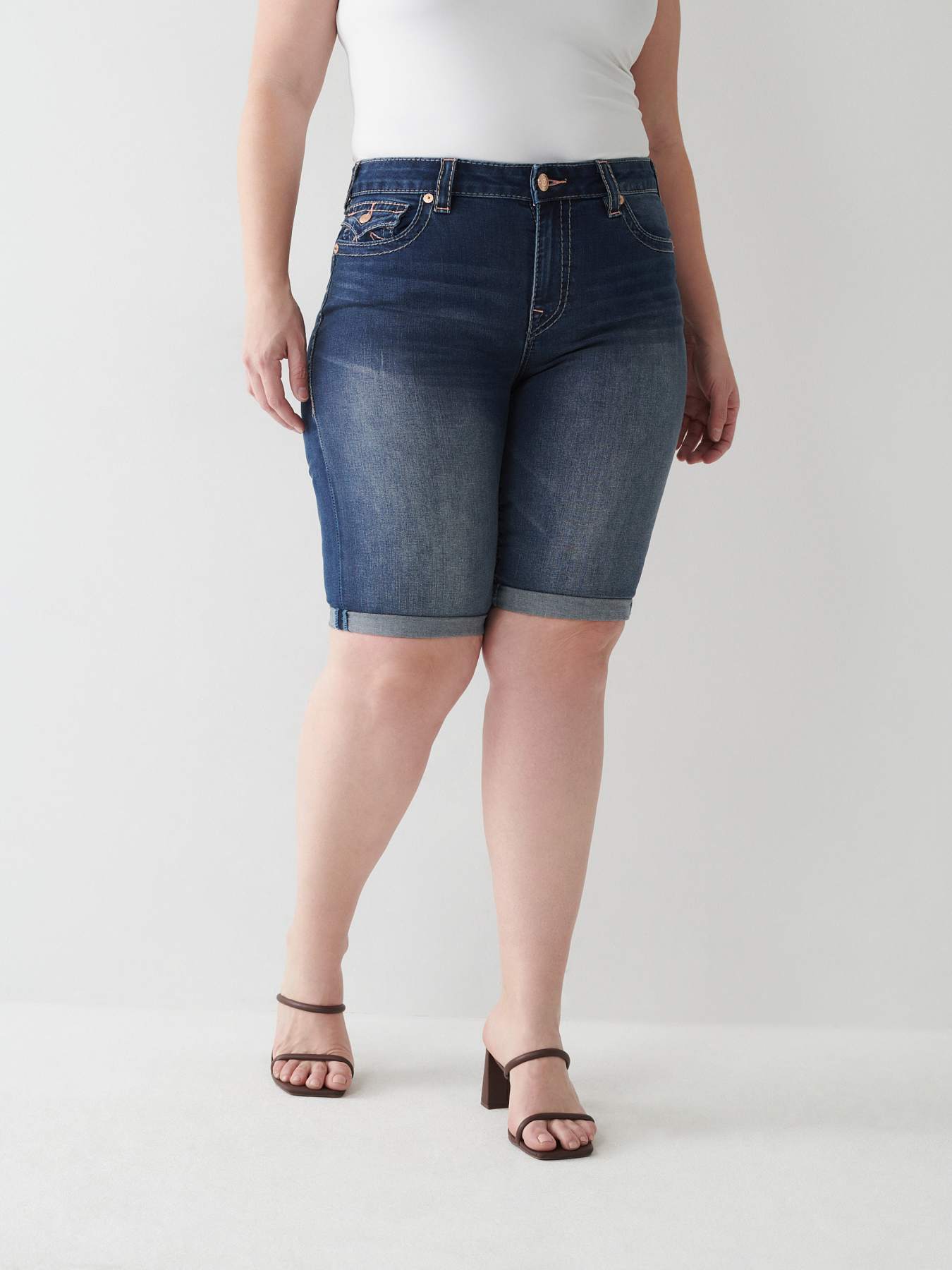 RILEY BIG T STITCH KNEE SHORT