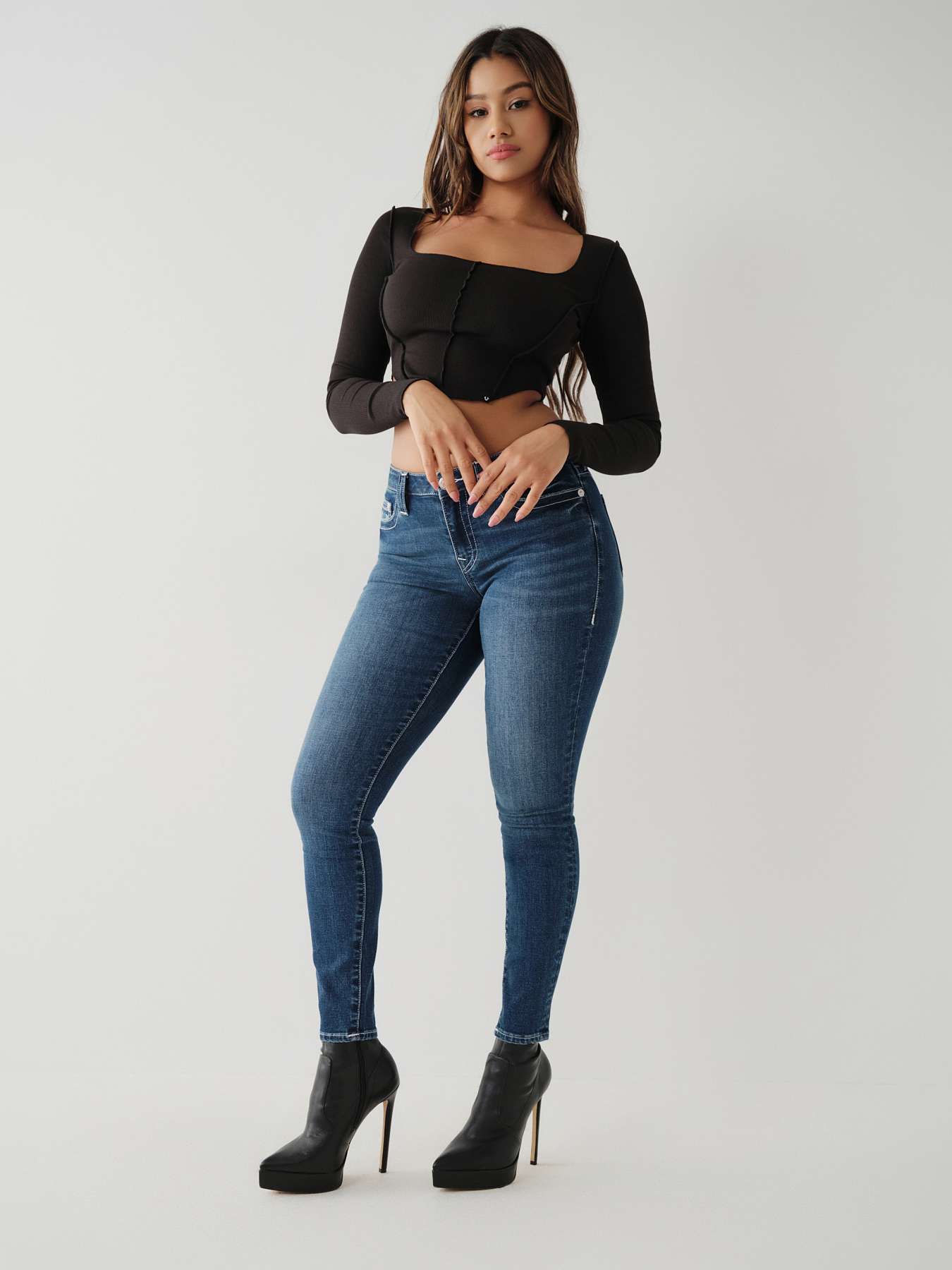 JENNIE MID RISE CURVY SKINNY JEAN