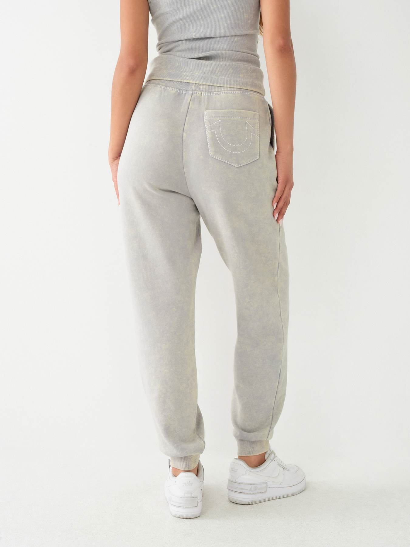 PREMIUM WASHED BIG T RELAXED JOGGER | True Religion
