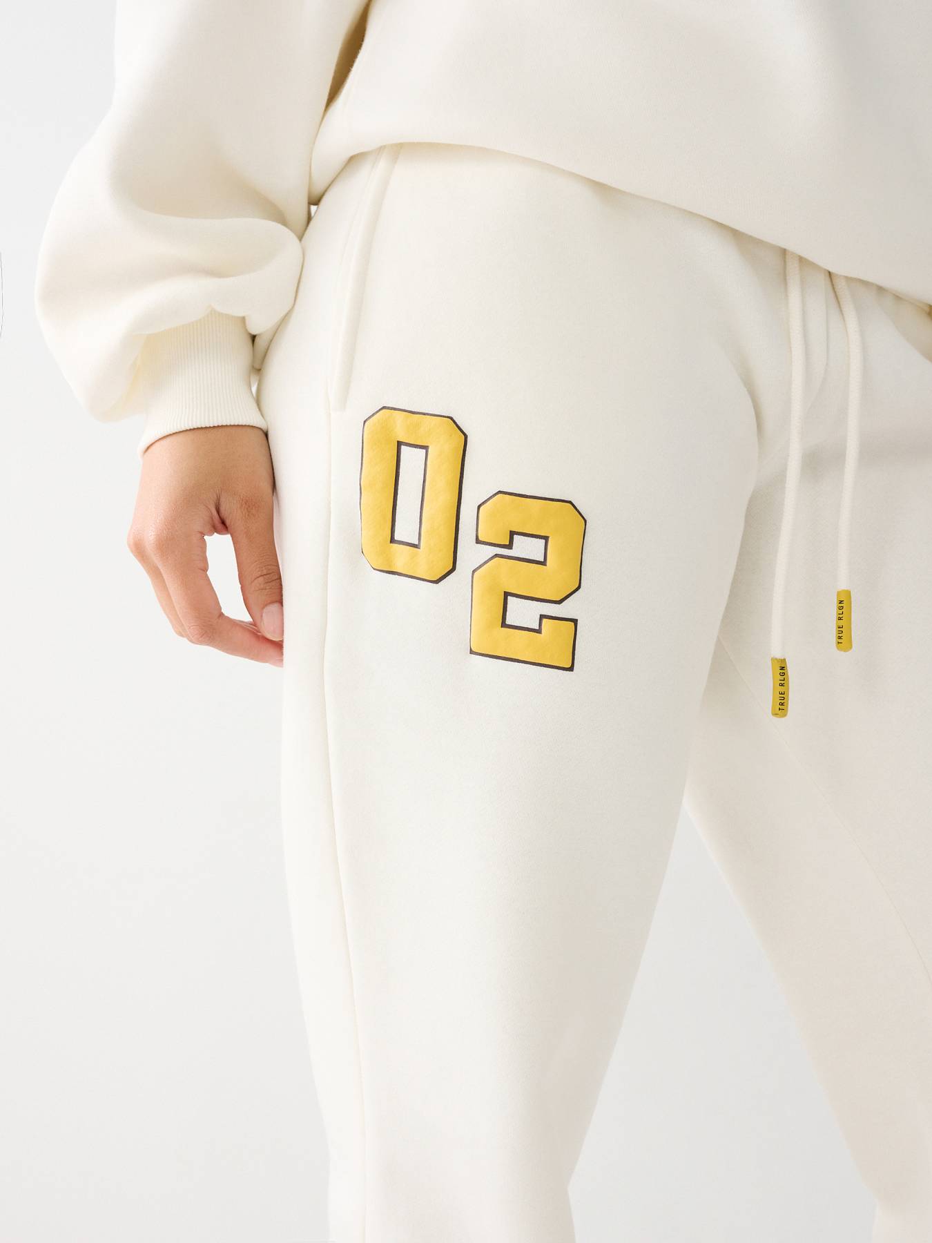LOGO PATCH RELAXED JOGGER