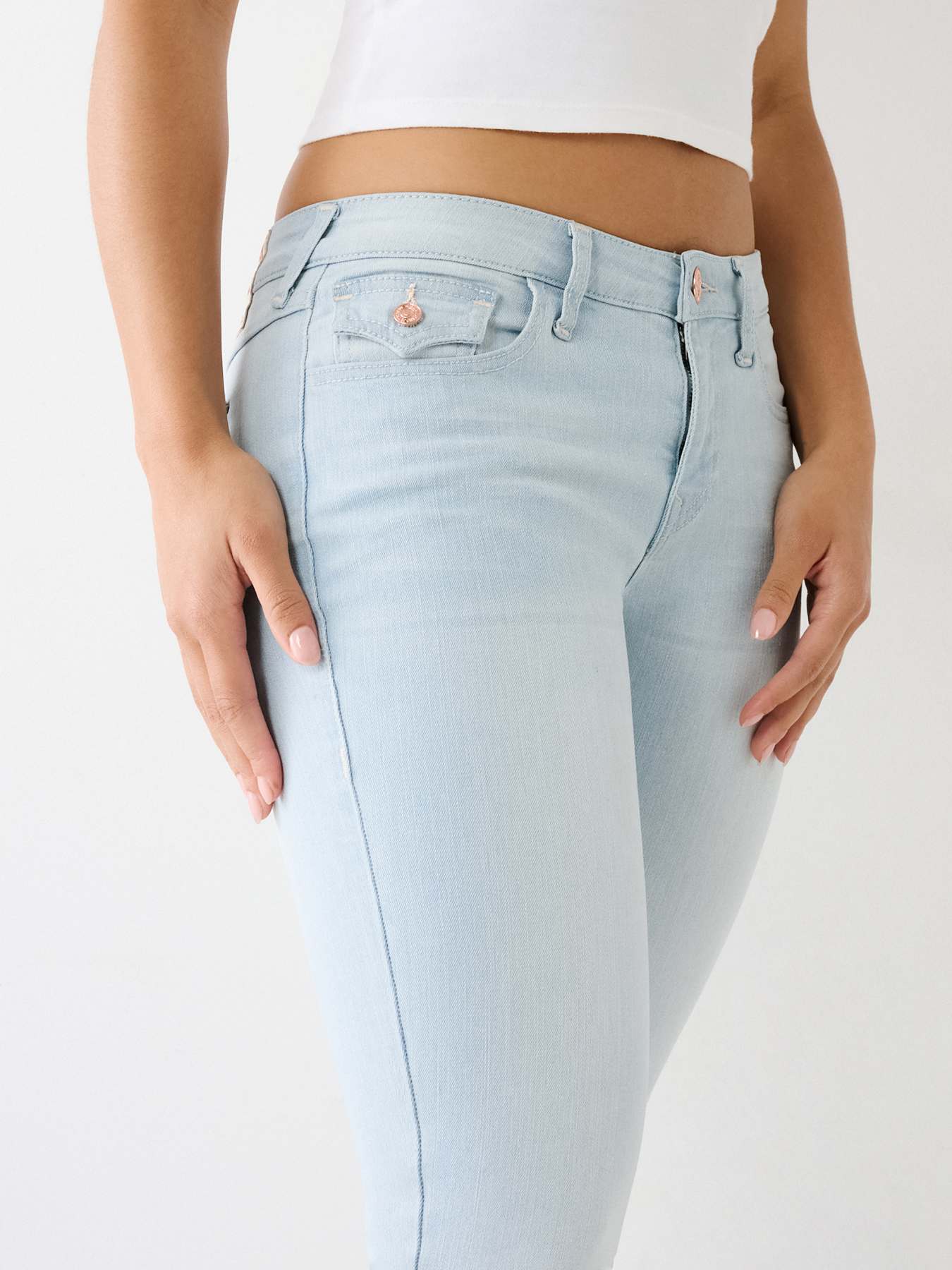 JENNIE MID RISE CURVY SKINNY JEAN