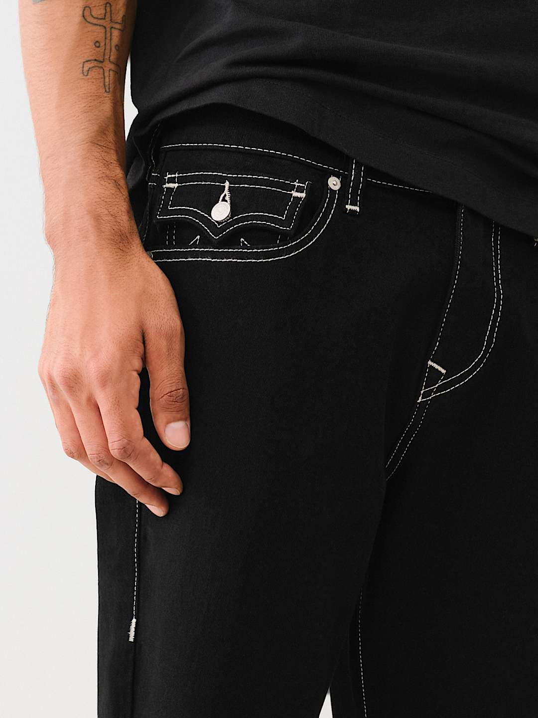 RICKY FLAP FRAYED HEM DENIM SHORT - 2SB Body Rinse Black | True Religion