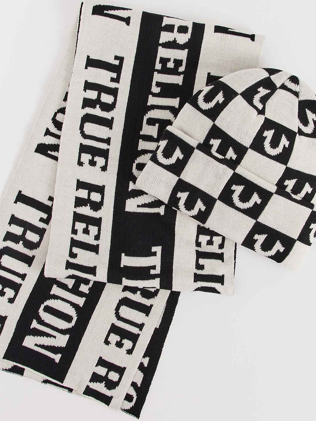 TRUE BEANIE AND SCARF SET