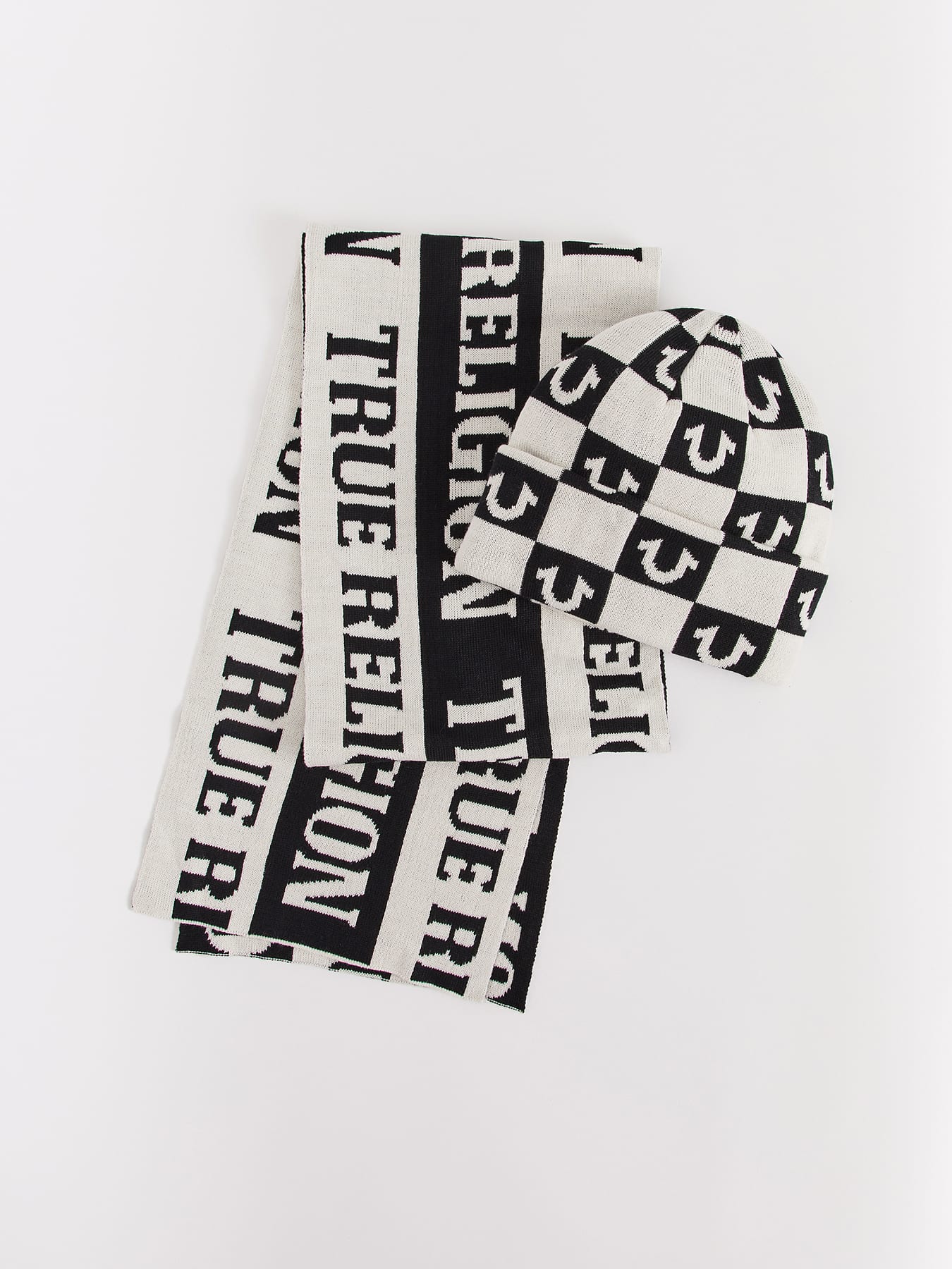 TRUE BEANIE AND SCARF SET
