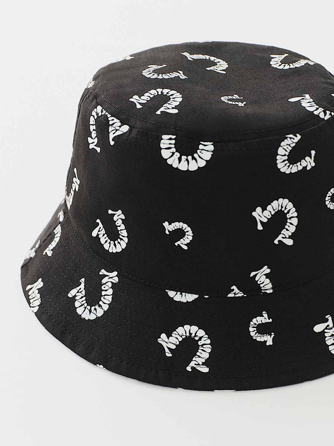 WARPED HORSESHOE BUCKET HAT - Black | True Religion